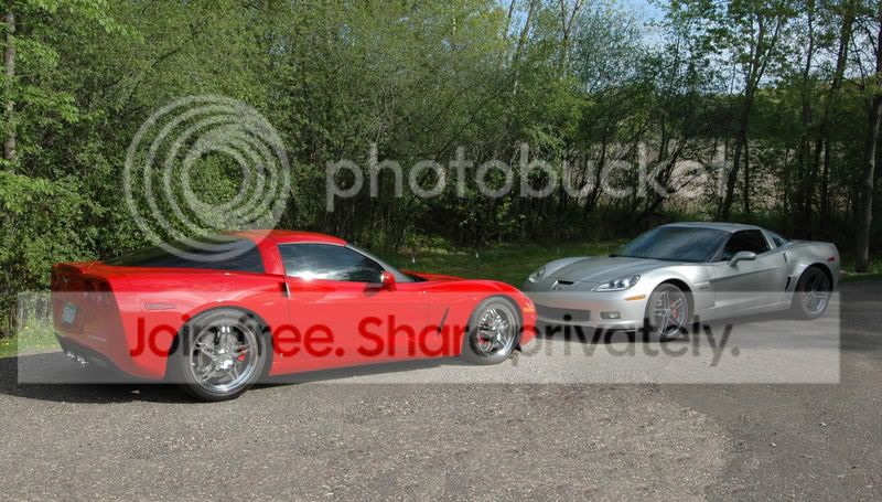 Z06 Anyone have a good picture of a C6 and C6 Z06 side by side ...
